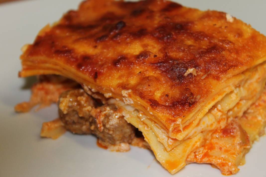 Lasagna Napoletana: La Ricetta Della Regina Di Carnevale