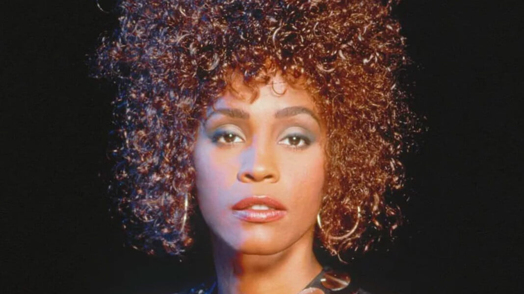 Whitney Houston, lo sapete che la cantante di I will always love you ha avuto una relazione con ...